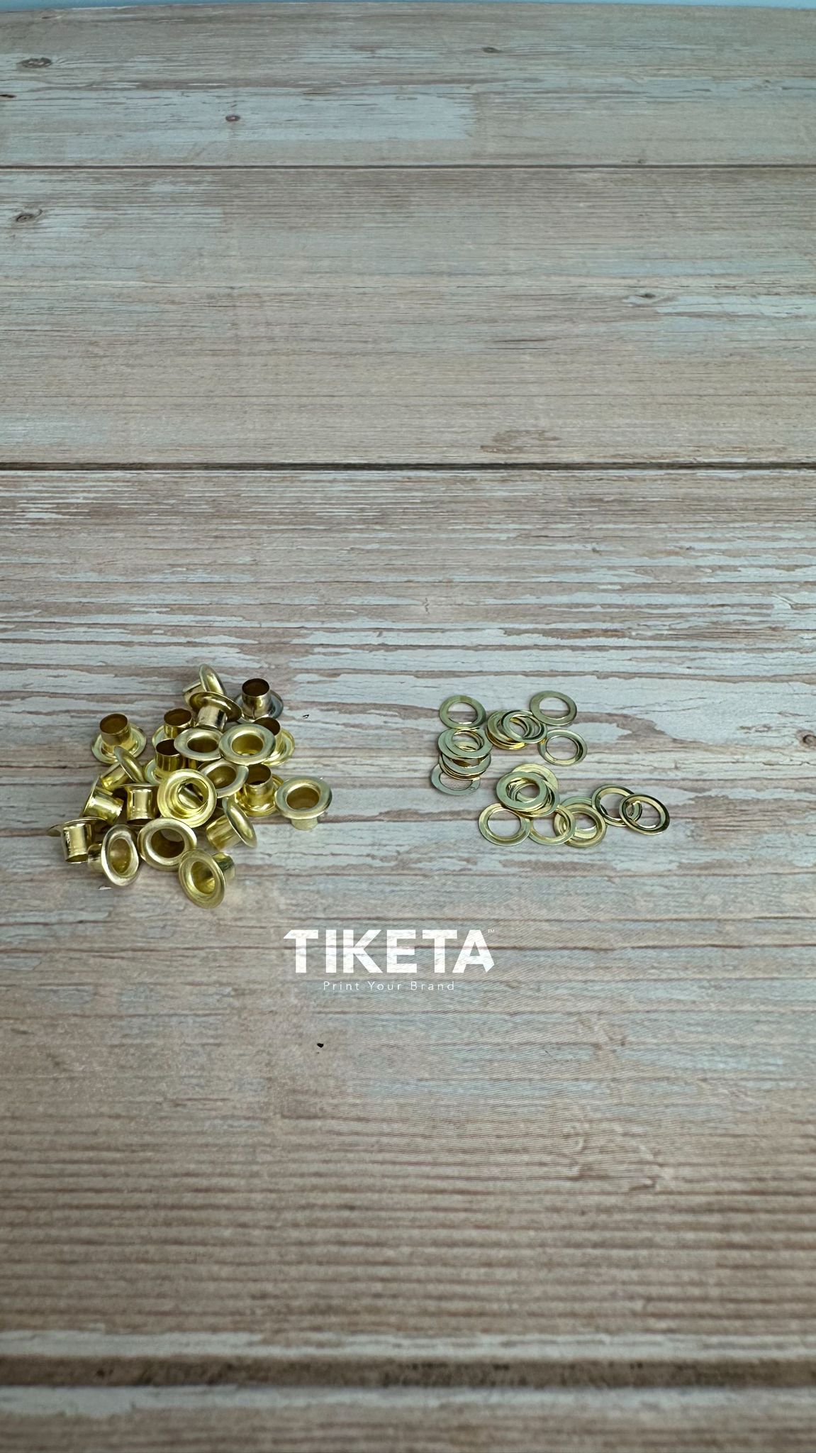 ניטים בצבע זהב למנקב tiketa