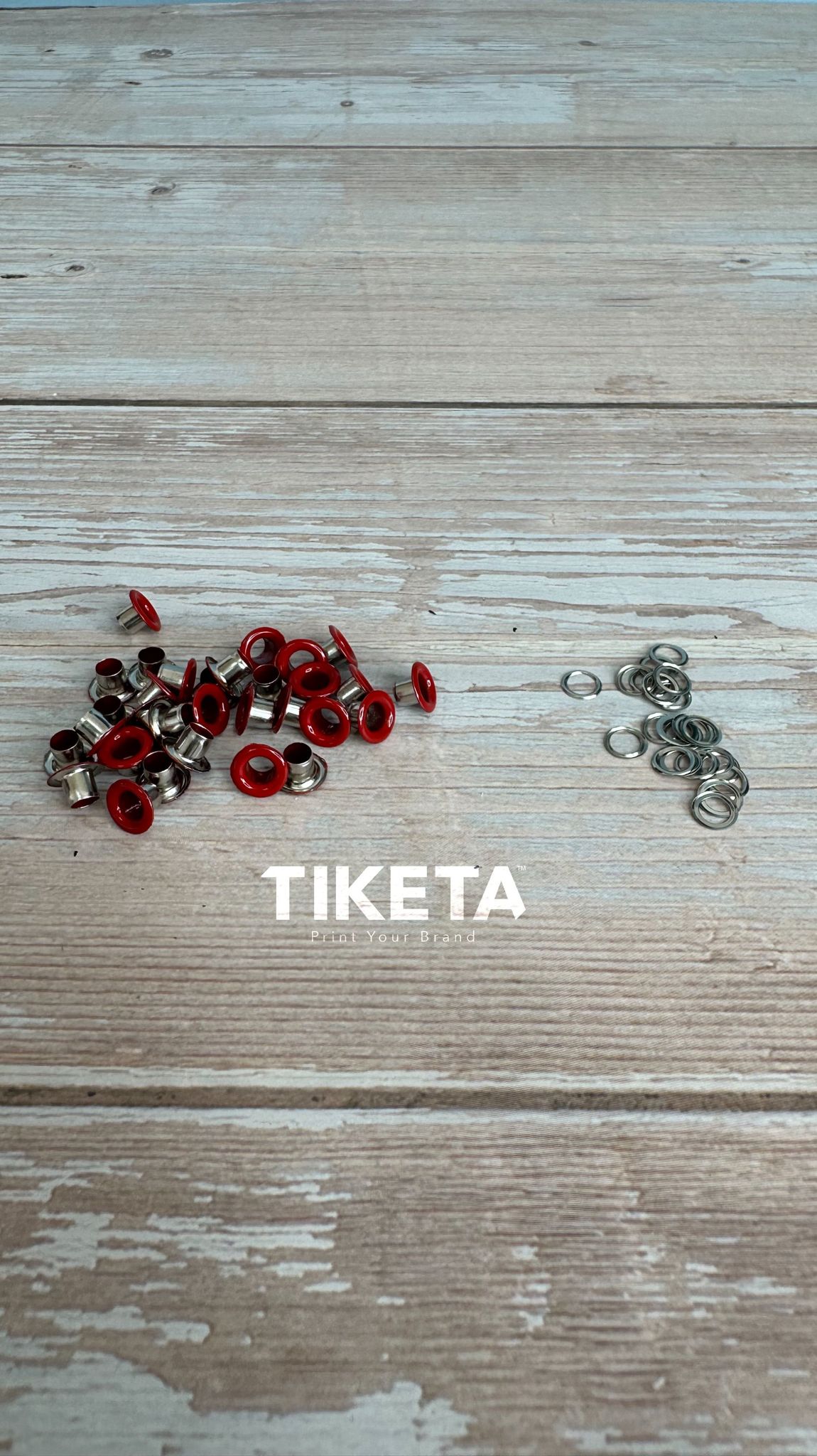 ניטים בצבע אדום למנקב TIKETA