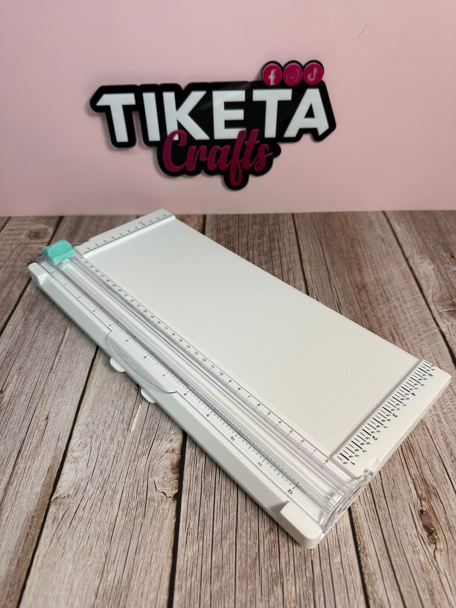 טרימר עם גליוטינה ועצם קיפול | עזרים | עזרים למיתוג